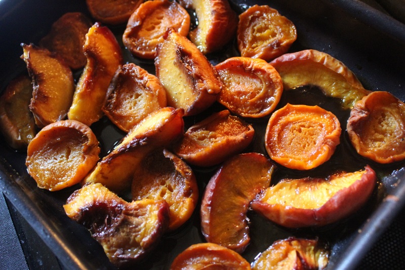 Fruits d’été rôtis – La petite chronique de Lilli